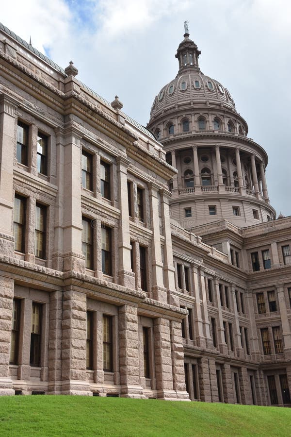 Texas State Capitol in Austin Stock Image - Image of historic, statue ...