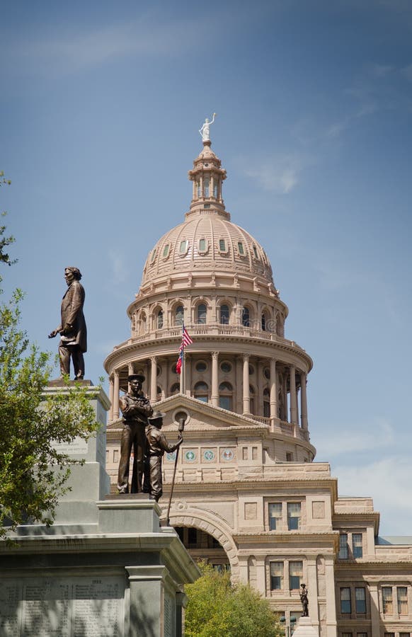 Texas State Capitol Building Editorial Stock Photo - Image of clouds ...