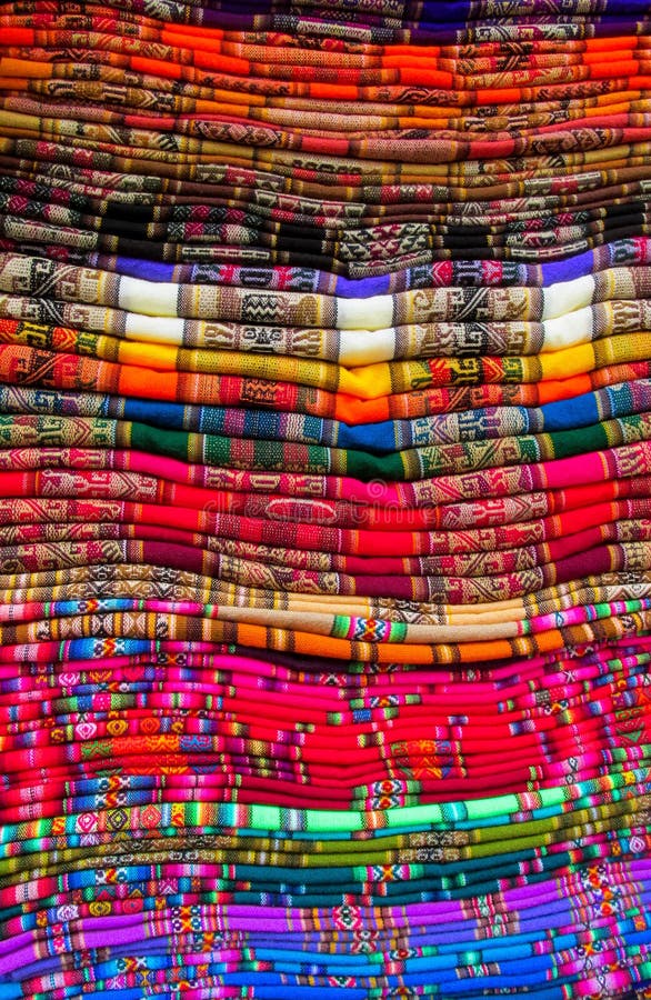 Textil en Perú foto de archivo. Imagen de brillante, étnico - 82976796