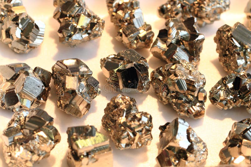 Textura Mineral De La Pirita Foto de archivo - Imagen de travieso, roca ...