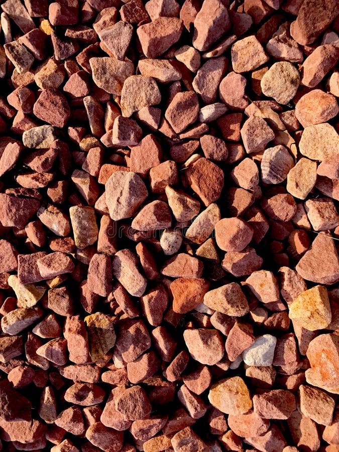 Texture rouge de cailloux photo stock. Image du granit - 31350550