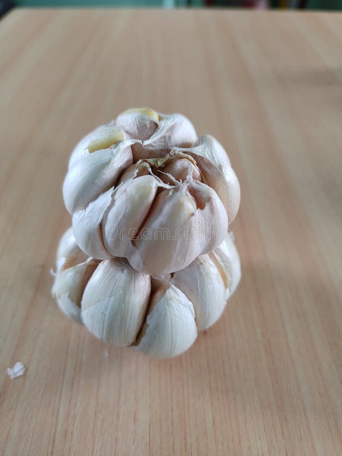 The Texture of the Garlic Pose on the Dining Table 31 Stock Image ...