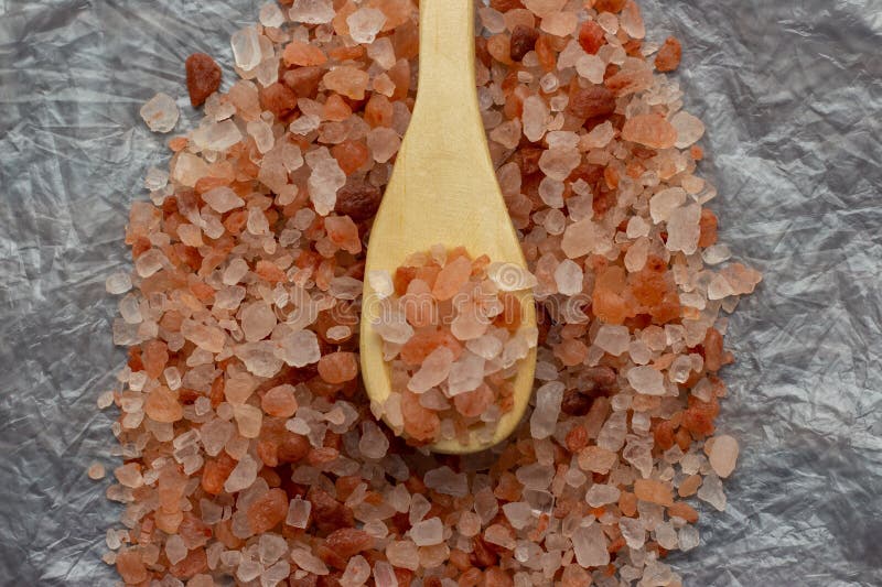 Texture Himalayan Pink Salt - Himalayan Pink Salt in Wooden Spoon Stock ...