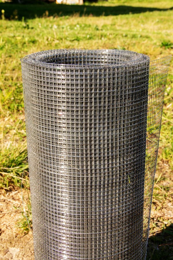 A Construction Mesh that Prevents Objects from Falling from a Building ...