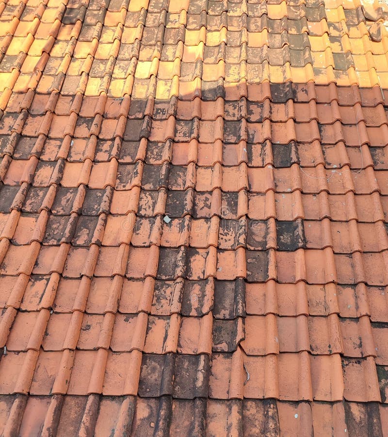 Texture, Pattern or Arrangement of Brown Tiles on a House, Rooftile ...