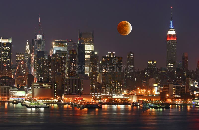 Full moon cityscape stock image. Image of full, cityscape - 607141