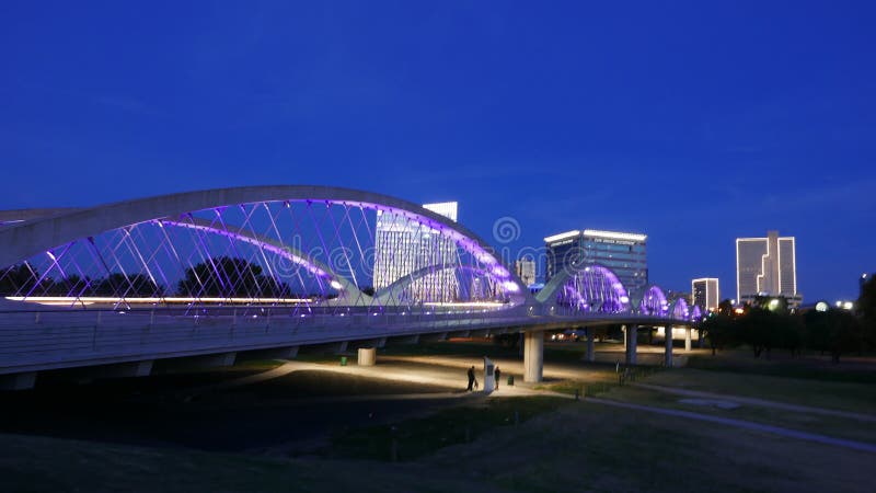 7th Street Bridge in Fort Worth in the Evening Editorial Image - Image ...