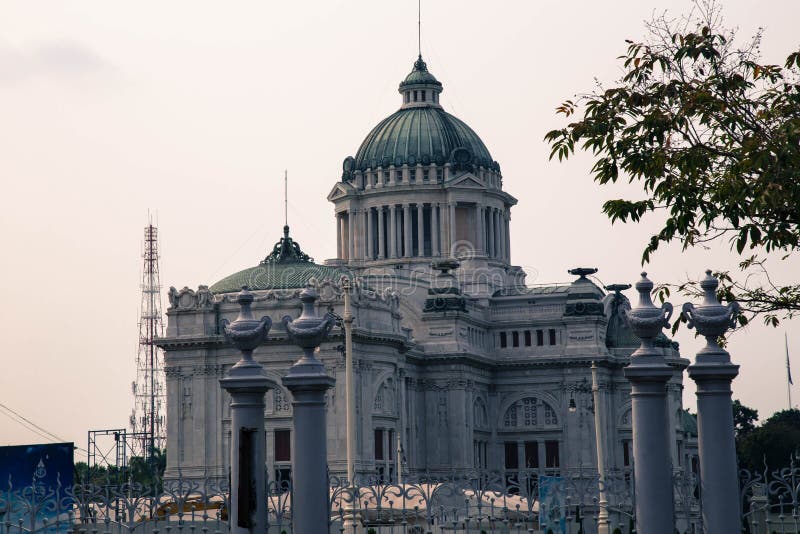 Thai Architecture - Modern Political Building Stock Image - Image of ...
