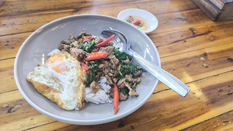 Thai Basil Minced Beef (Pad Gra Prow) with Fried Egg Stock Photo ...
