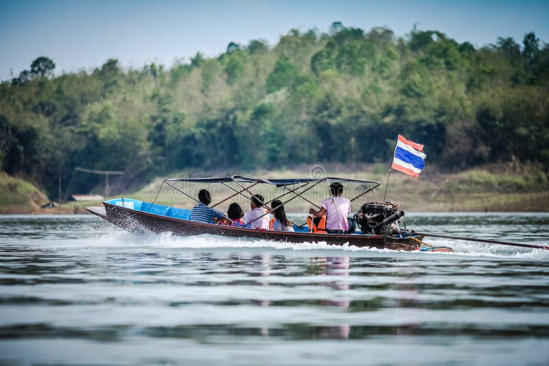 The Thai Boat with Passengers in the Lake Editorial Stock Image - Image ...