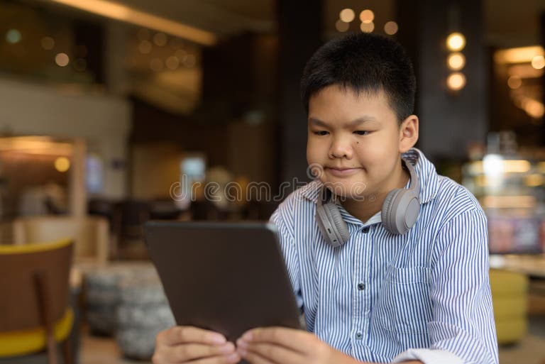 4,118 Computer Headphones Cafe Stock Photos - Free & Royalty-Free Stock ...