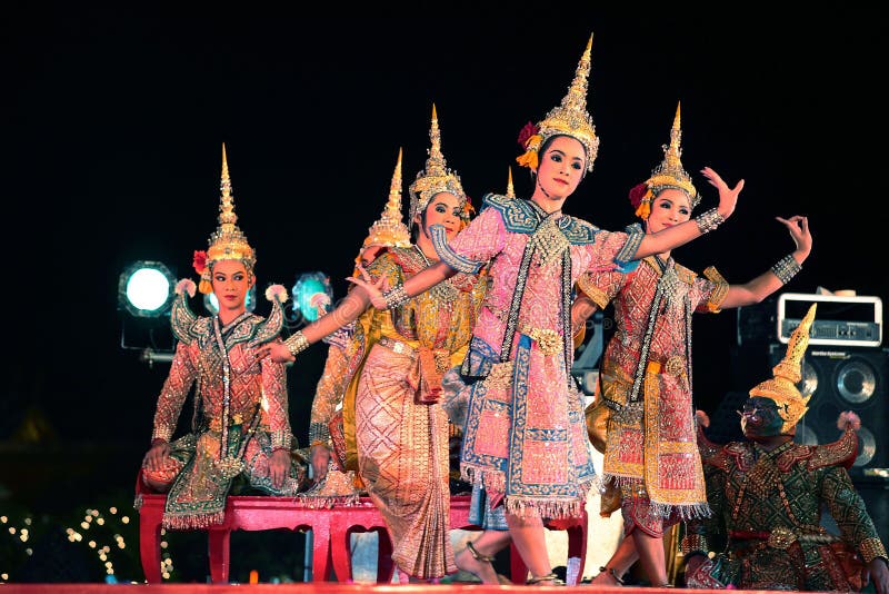 Thai dancing editorial photo. Image of music, palace - 26698551