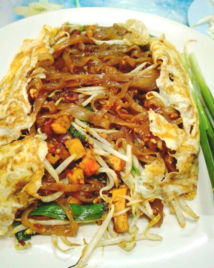 Thai Food, Padthai with Egg Stock Image - Image of closeup, fast: 271297949