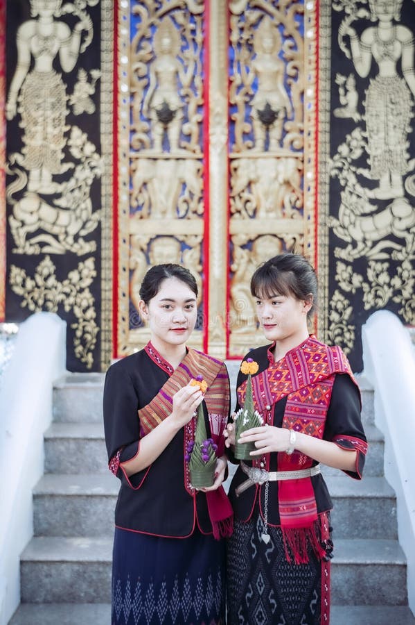 Thai Girl in the Phu Thai Tribe Standing in the Thai Temple Area Stock ...