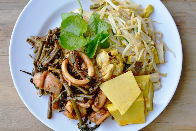 Thai Meal Rice Topping Variety Food on Single Plate Stock Image - Image ...