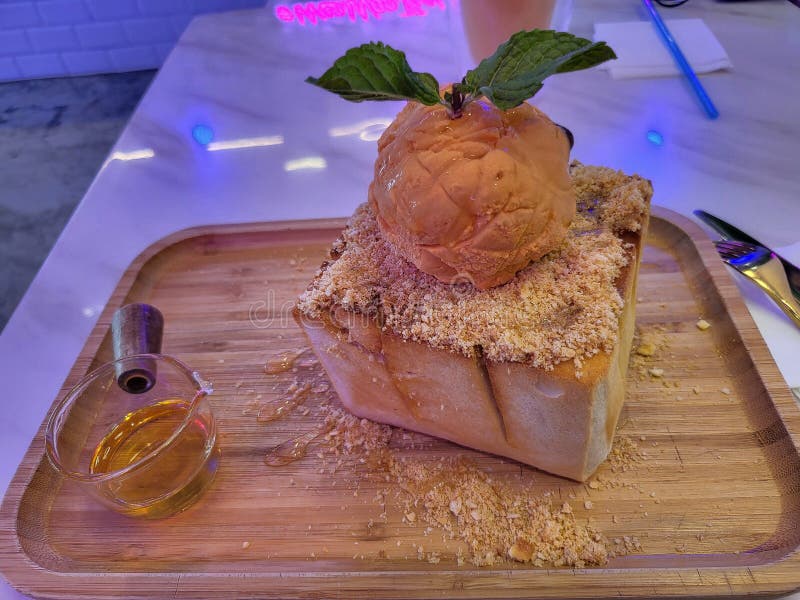 Thai Milk Tea Ice Cream Toast Stock Image - Image of dessert, syrup ...