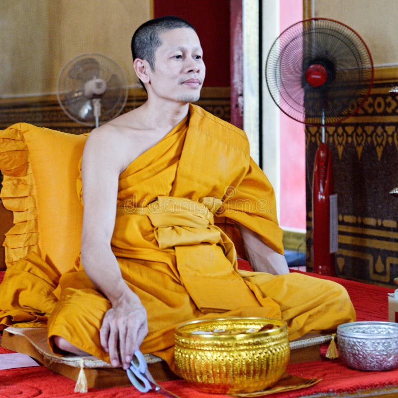 Thai monk editorial photo. Image of robe, bangkok, golden - 26566301