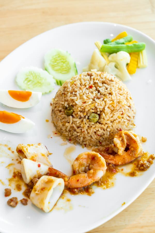 Thai Spicy Shrimp Paste Fried Rice Stock Photo - Image of shrimp, mango ...