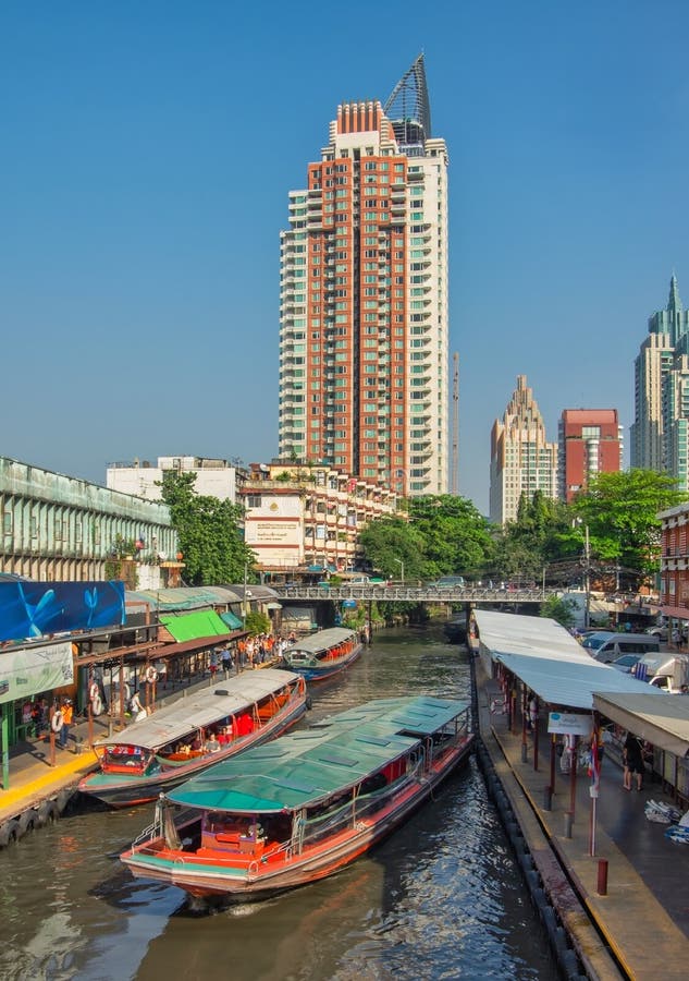 Chao Phraya River editorial stock image. Image of river - 237854599