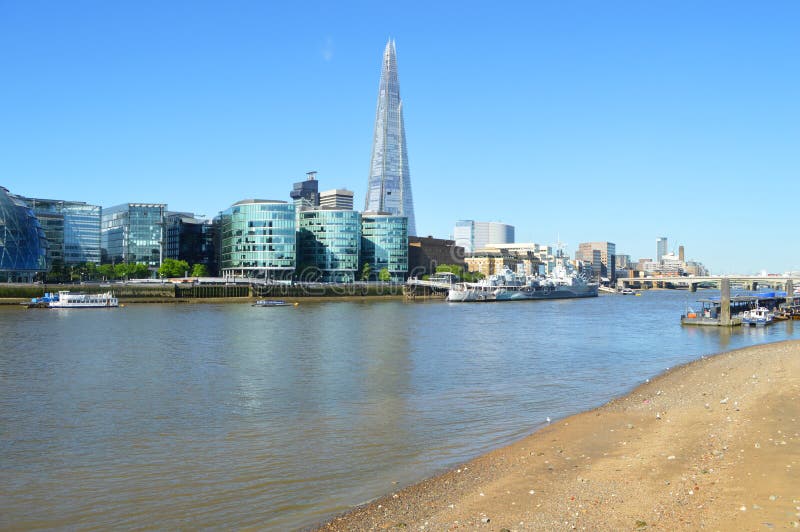 Thames River Beach in London Editorial Photography - Image of empty ...