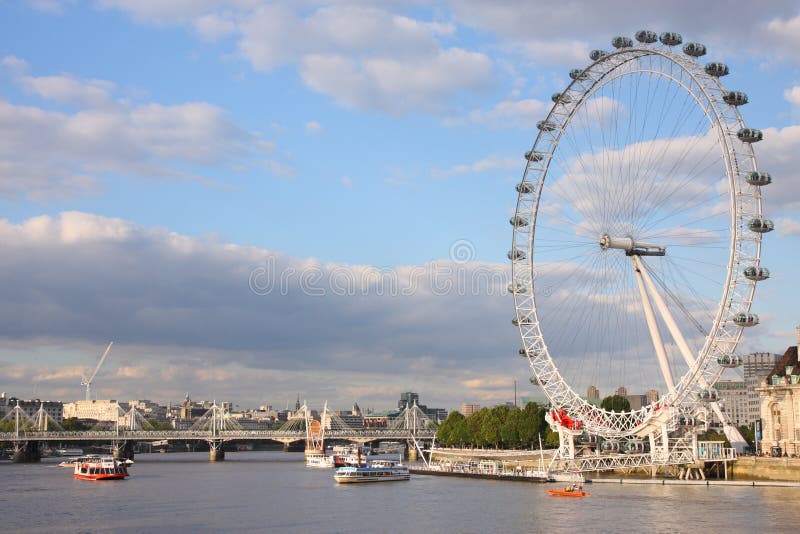 Thames River, London editorial image. Image of blue, copy - 27750925