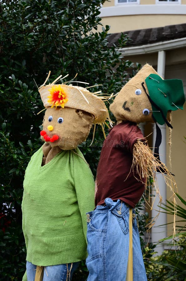Thanksgiving Decoration Two Straw Thanksgiving Dolls Stock Photos ...