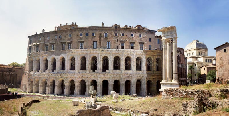 Theater von Marcellus Rom stockfoto. Bild von europa, caesar - 1355618