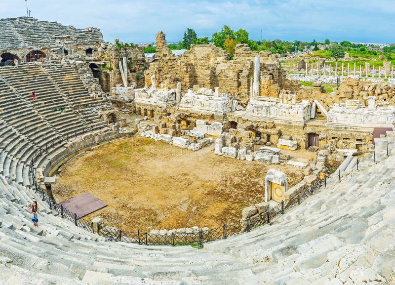 Escena De Un Anfiteatro En El Aire Abierto Imagen de archivo editorial ...