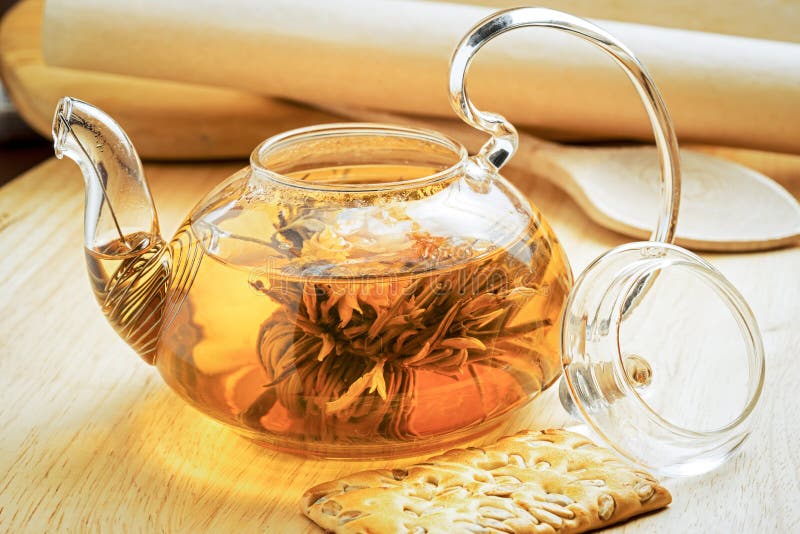 Thee stock afbeelding. Image of handvat, groen, brouwen - 66060239