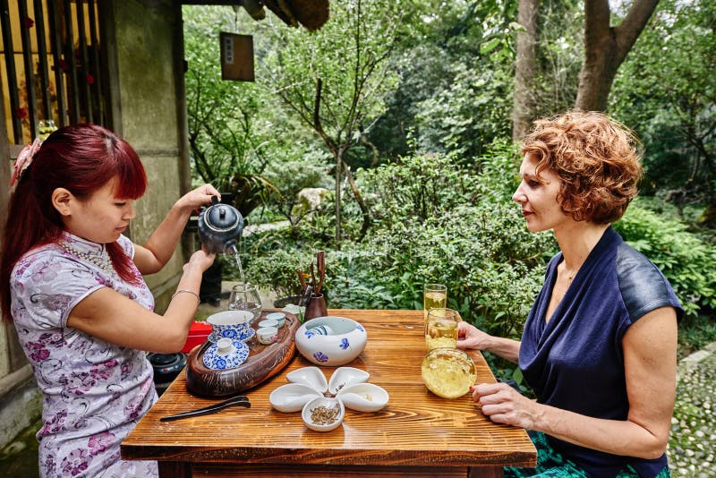 Theeceremonie in Chengdu Sichuan China Redactionele Fotografie - Image ...