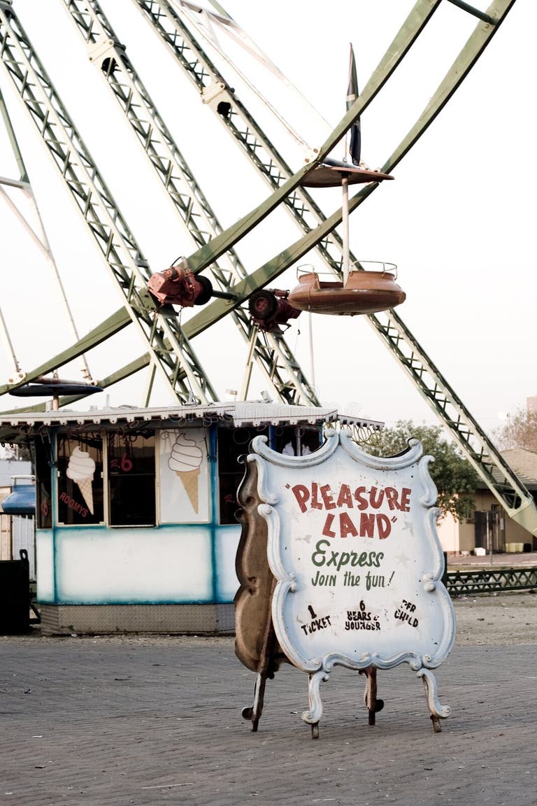 947 Old Theme Park Sign Stock Photos - Free & Royalty-Free Stock Photos ...