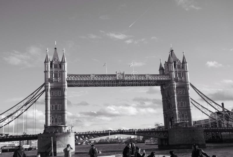 Themsen arkivfoto. Bild av mitt, stad, ensam, sida, spel - 113255582