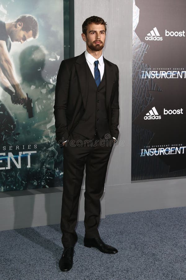 Theo James obraz stock editorial. Obraz złożonej z rozbieżny - 51587134