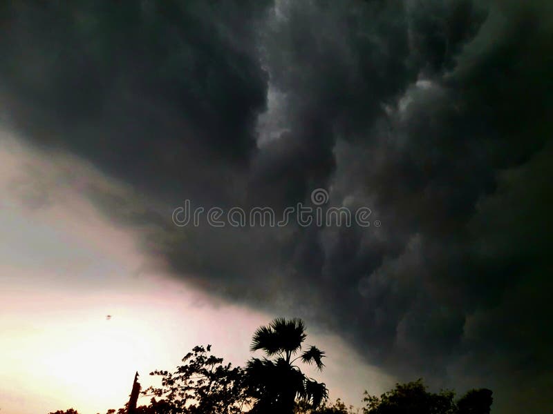 Nimbostatus Cloud in the Sky Stock Photo - Image of cloudporn, darksky ...
