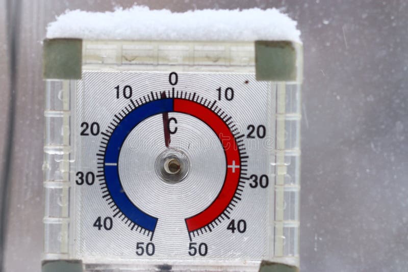 Thermometer with Cold Temperature Stock Image - Image of range ...