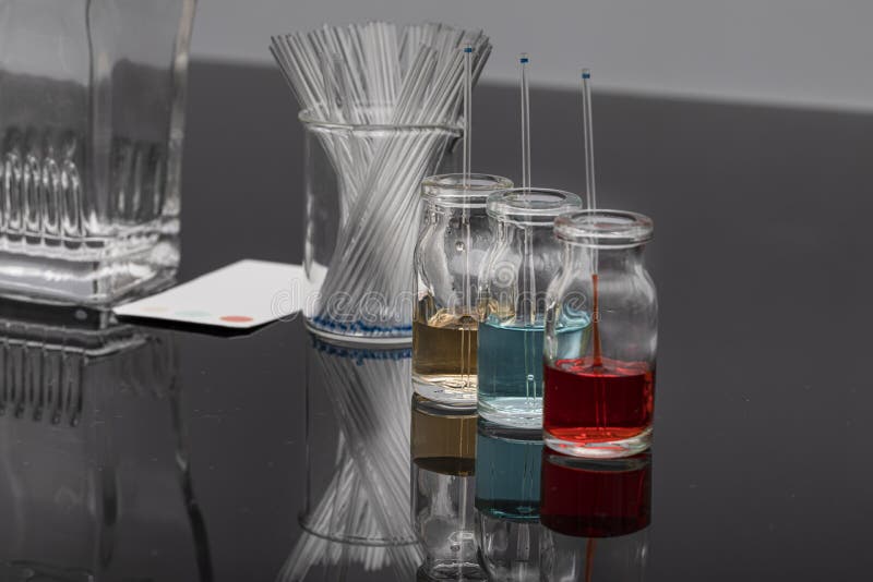 Thin Layer Chromatography Equipments Include Jar, Silica Gel, Capillary ...