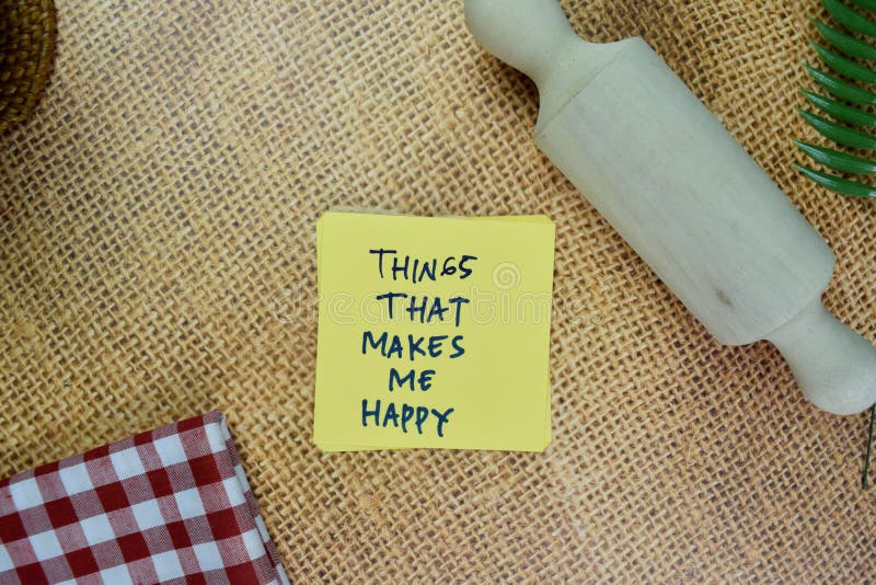 Things that Makes Me Happy Write on Sticky Notes Isolated on Wooden ...