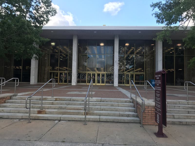 Thomas Cooper Library editorial stock photo. Image of students - 120354313