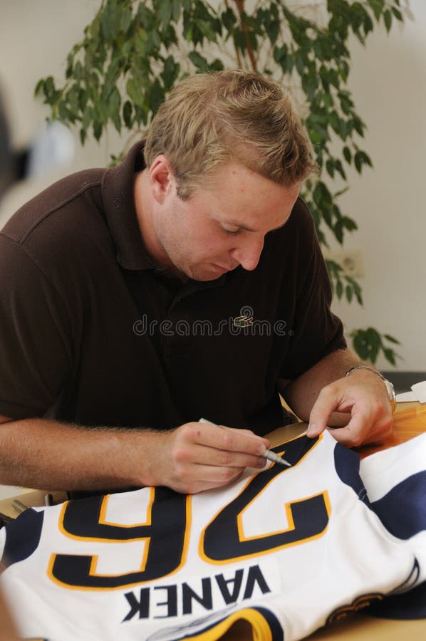 Thomas Vanek editorial photo. Image of thomas, star, zell - 15080581