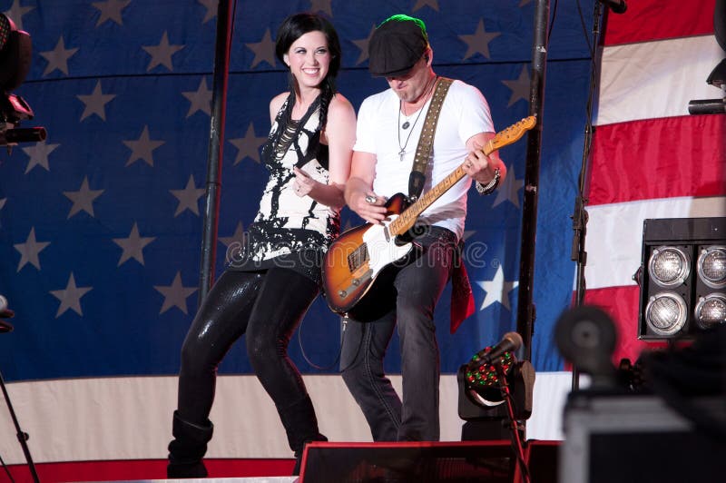 Thompson Square 001 editorial image. Image of artists - 25707385