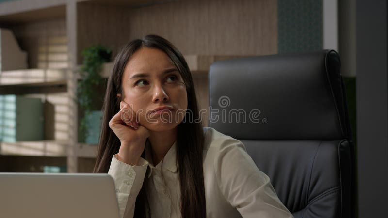 Thoughtful Concerned Caucasian Business Woman Working on Laptop ...