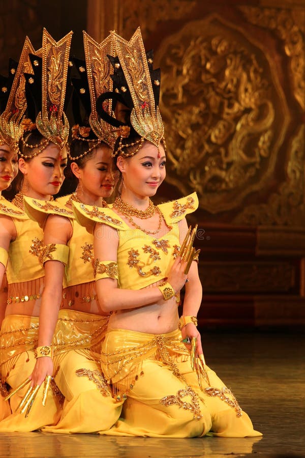 Thousand Hand Dance in China Editorial Image - Image of yellow, hands ...