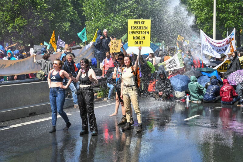 THE HAGUE, NETHERLANDS - Thousands Of Extinction Rebellion Activists ...