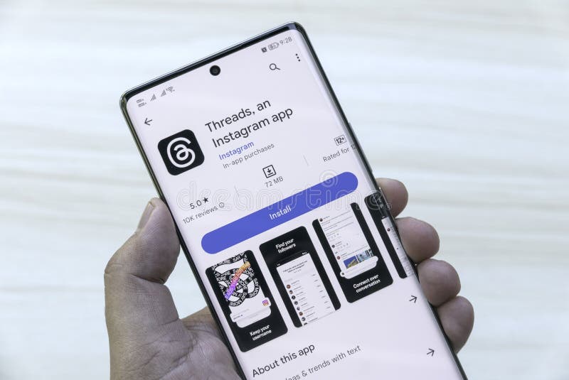 Threads - Instagram S Text Based Conversation App. Editorial Stock ...