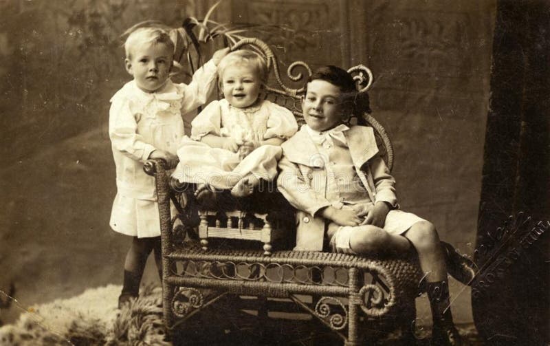 Three Children Of The Bernays-Swan Family Picture. Image: 222466835