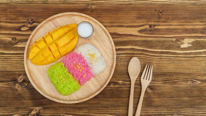 Three Colors of Sticky Rice and Ripe Mango (Thai Dessert Stock Photo ...