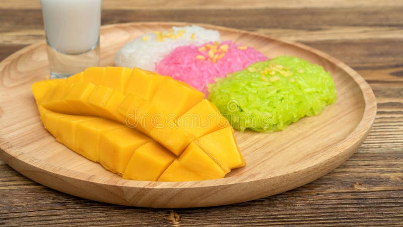 Three Colors of Sticky Rice and Ripe Mango (Thai Dessert Stock Photo ...