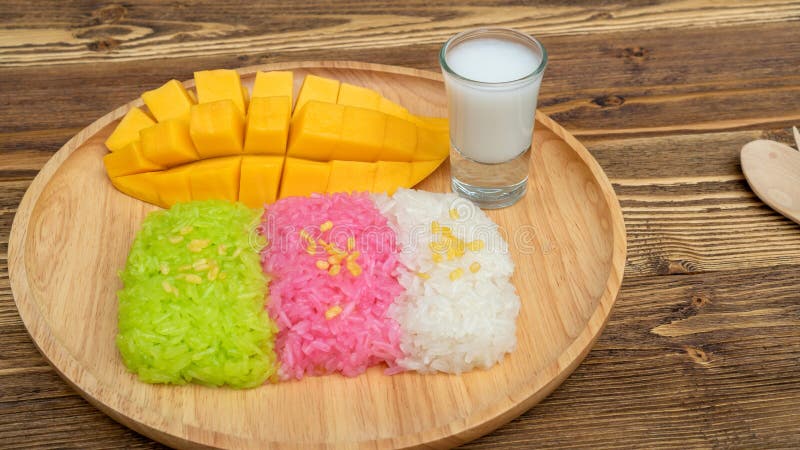 Three Colors of Sticky Rice and Ripe Mango (Thai Dessert Stock Image ...