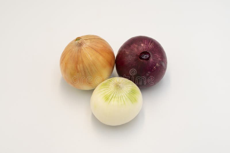 Three Types of Onions - Red, Yellow and White - Isolated on White Stock ...