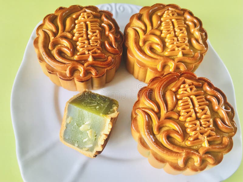 Green tea mooncake stock image. Image of flower, bakery - 32946601